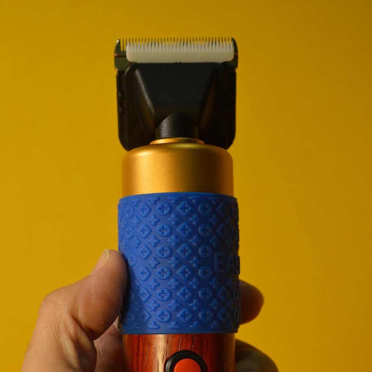 Carpet carving machine – Tufting